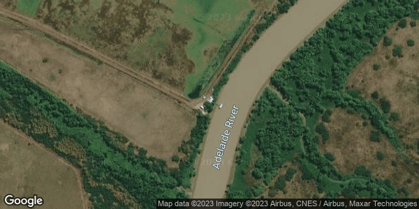 Spectacular Jumping Crocidile Cruise, Middle Point NT, Australia - Farm ...